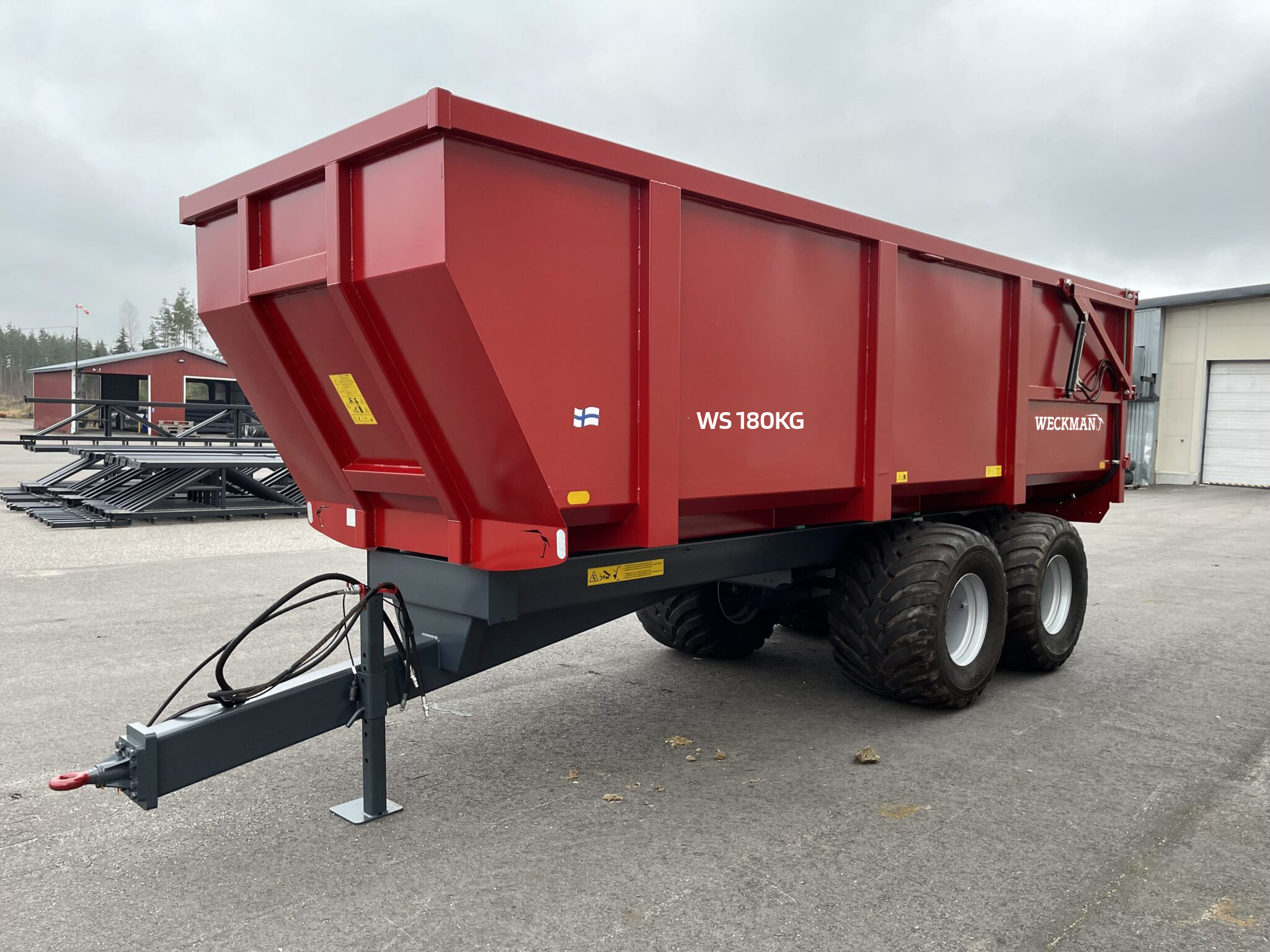 Fixed-side grain trailers - Tractor trailers | Weckman